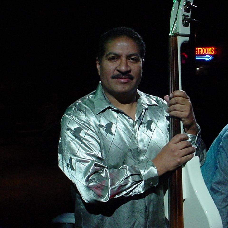 02 la rueda live | Cover by walter montero. | Listen on audio.com