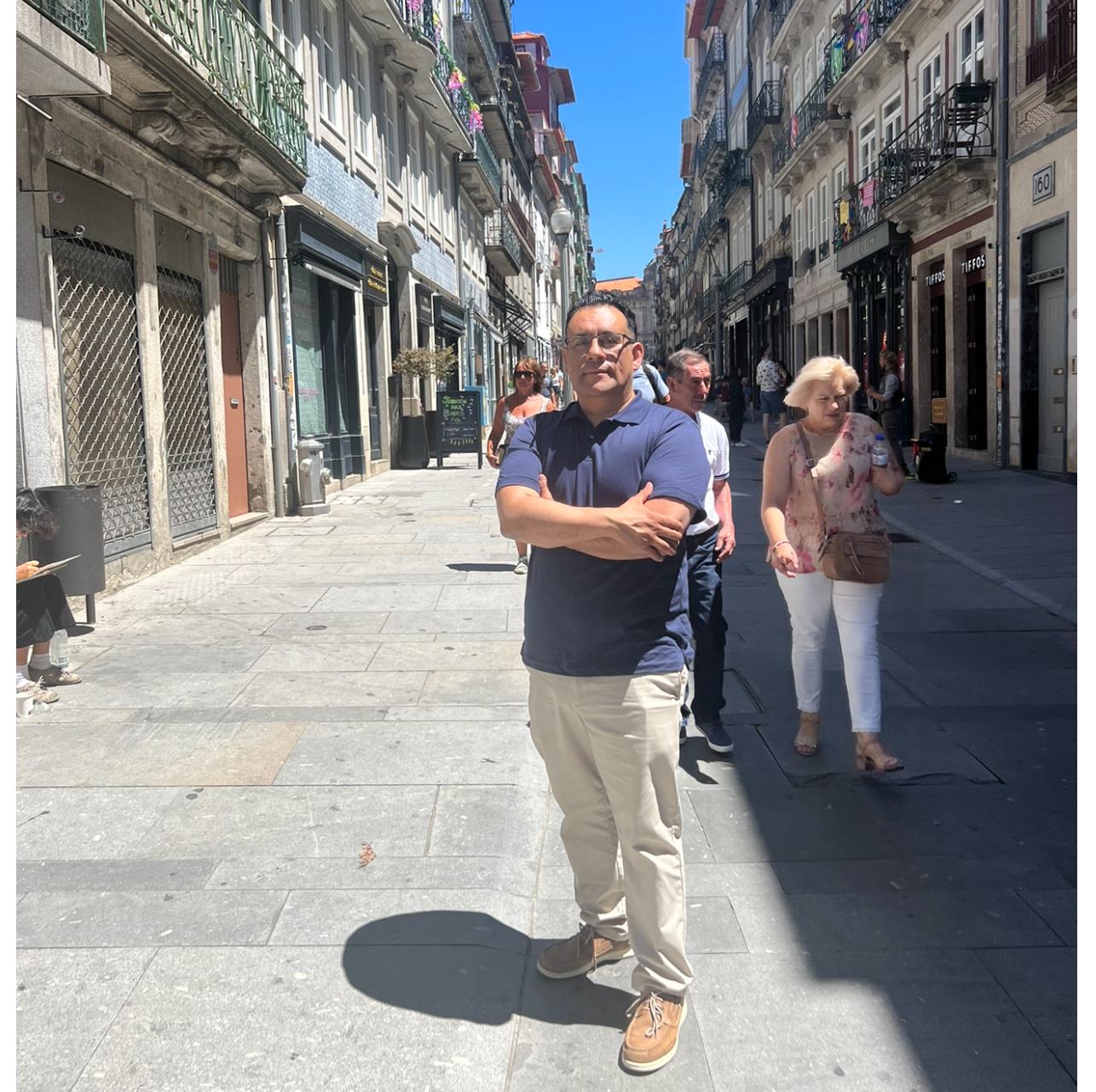 HABLEMOS DE LOS DOS | Music by Víctor Soto Jr | Listen on audio.com