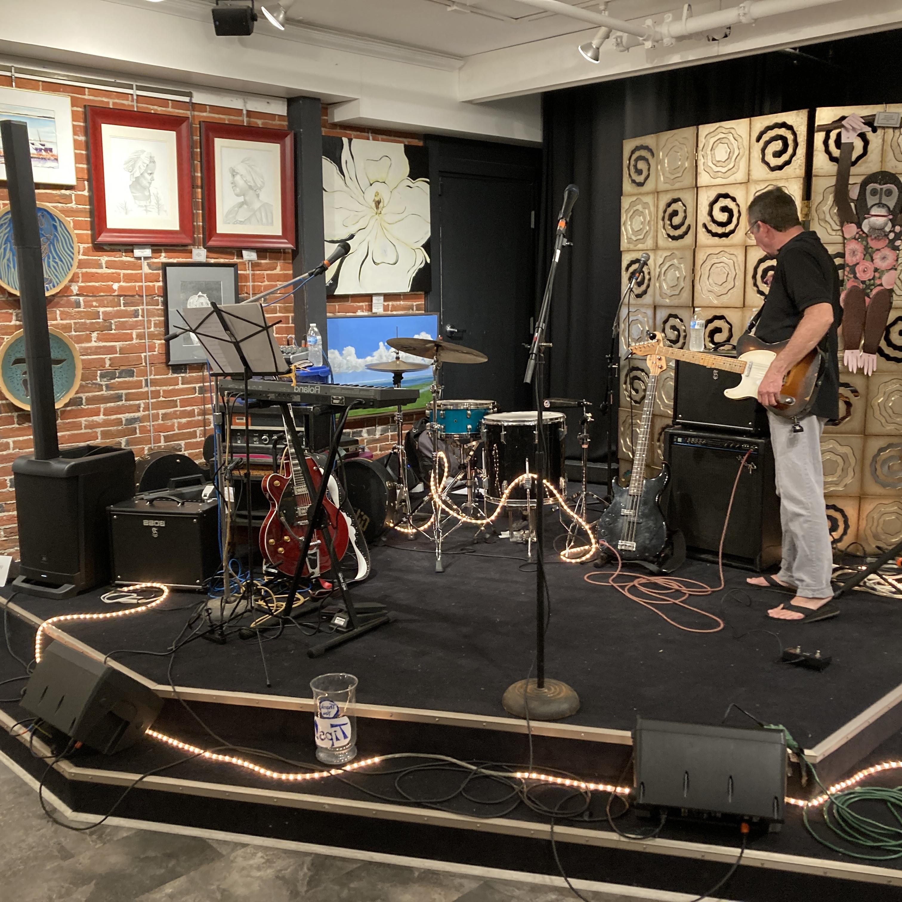 2025-04-11 Lemon Tree Set 1 | Music by Richard Forrest | Listen on ...