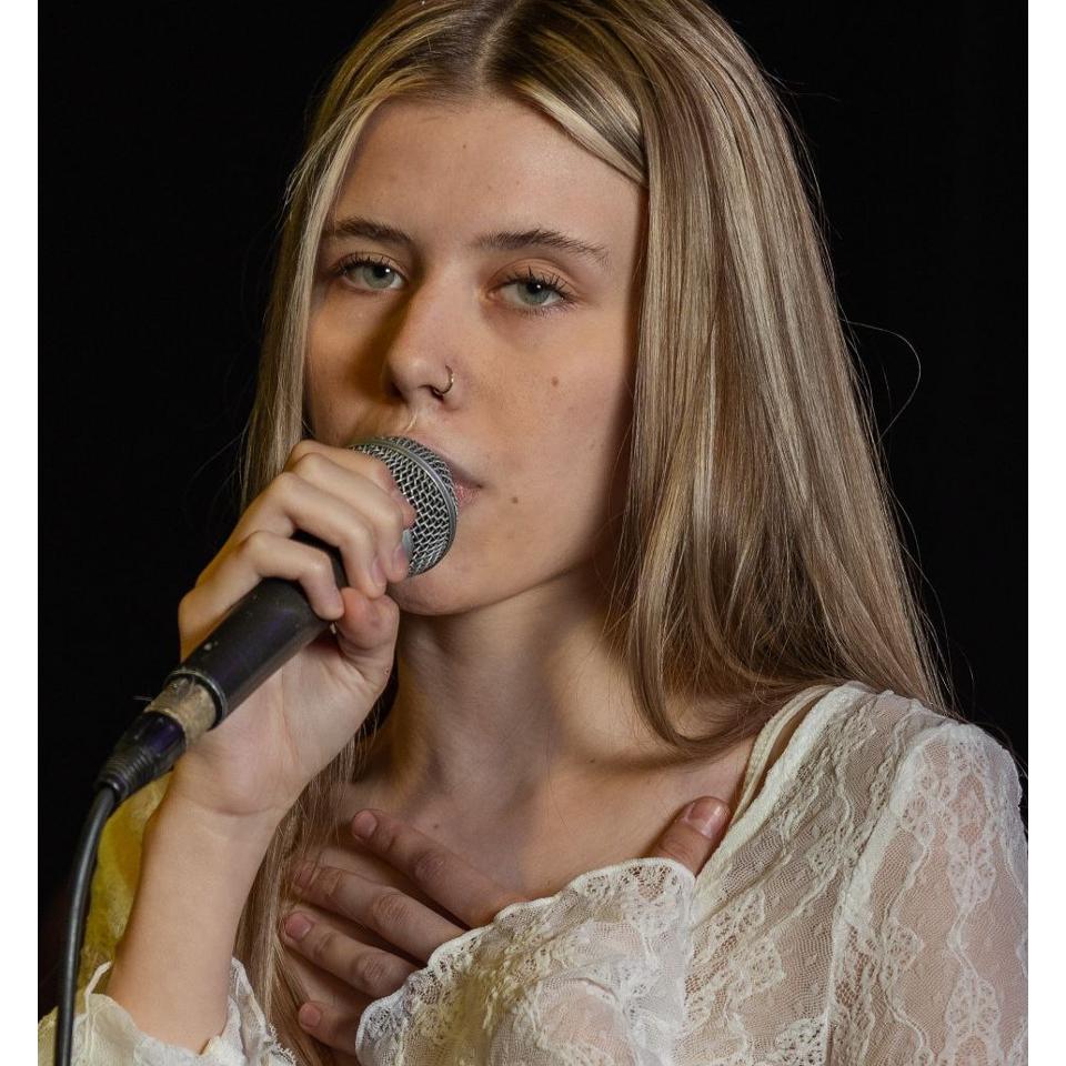 Them Changes (Cover) | Music by Michelle Marie | Listen on audio.com